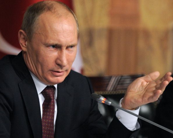 Putin Is Waging a 'Shadow War' With the U.S. as American Politicians ...